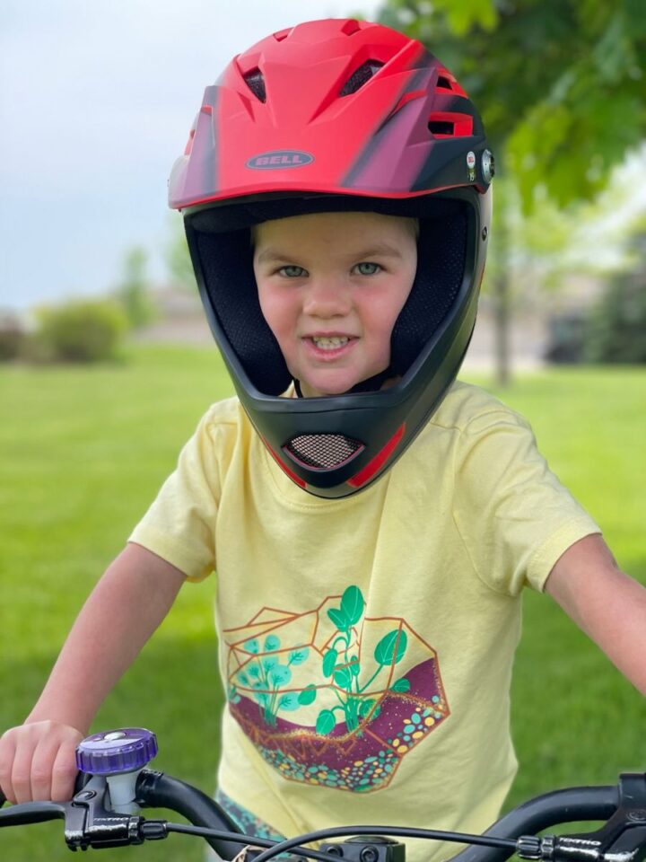 Choosing a Kids Full Face Helmet - Kids Ride Bikes